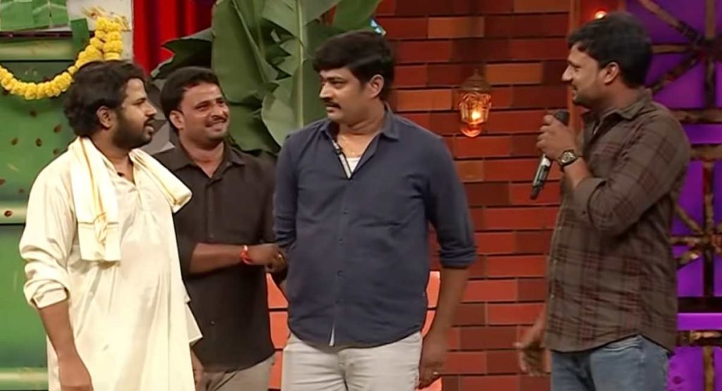 Hyper Aadi : ఇంట్లో వాళ్లతో కూడా తిట్టించేస్తున్నాడు.. పరదేశీ ...