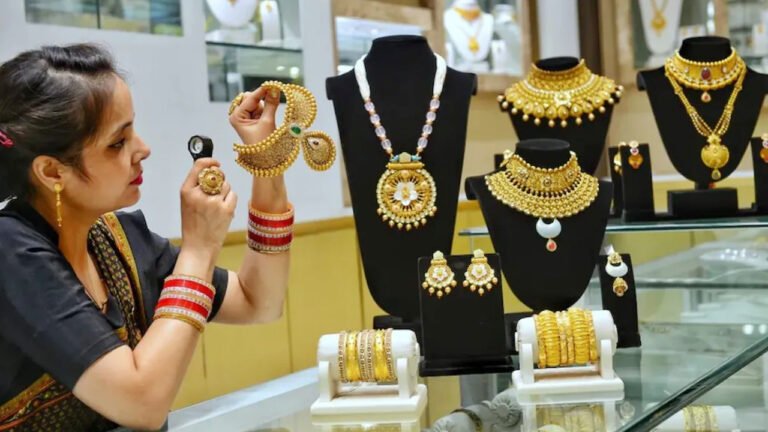 Gold Rate Today : పసిడి ప్రియులకు అలర్ట్.. నేటి బంగారం ధరలు చూసి ...